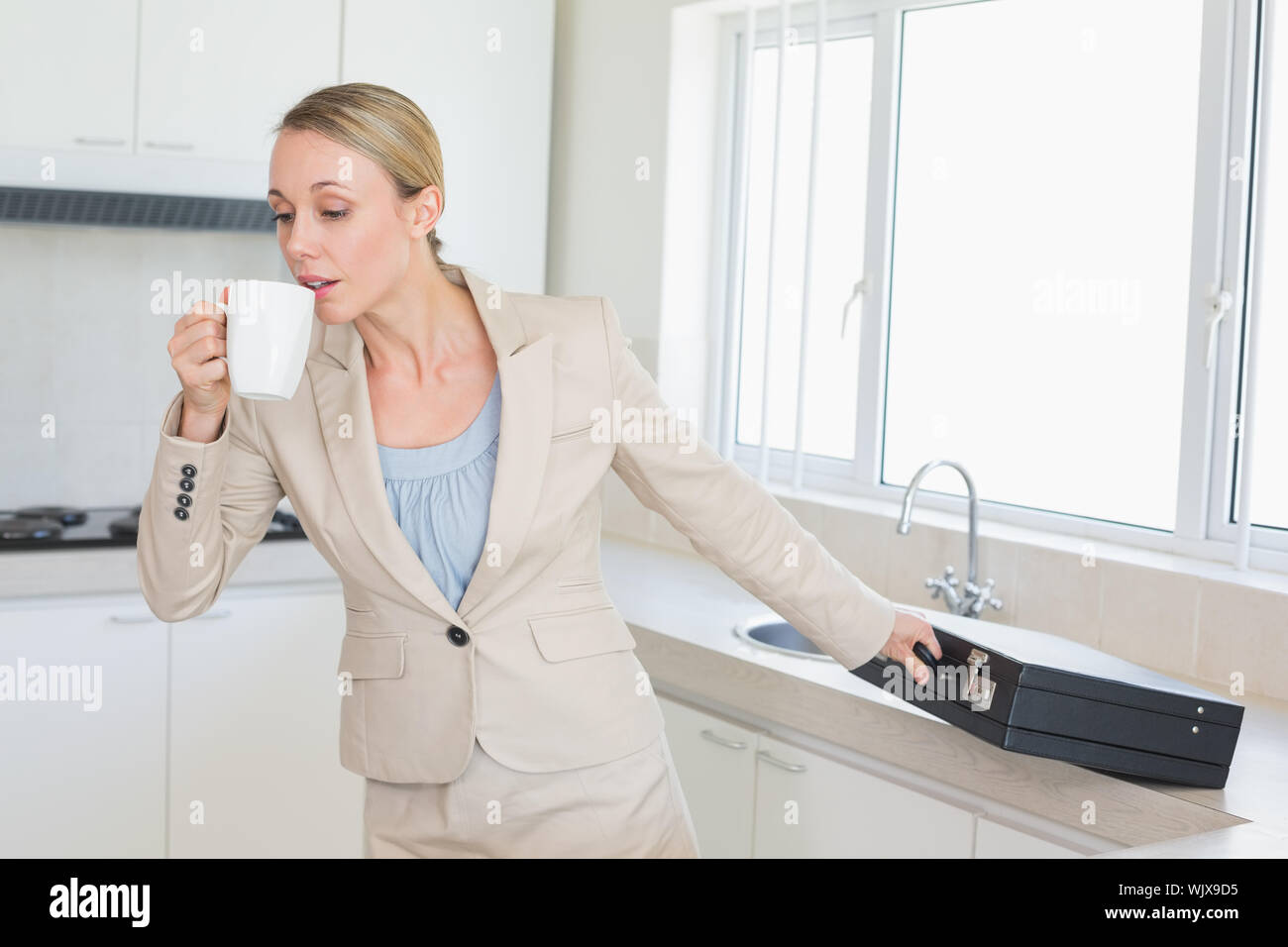Woman rushing to work hi-res stock photography and images - Alamy