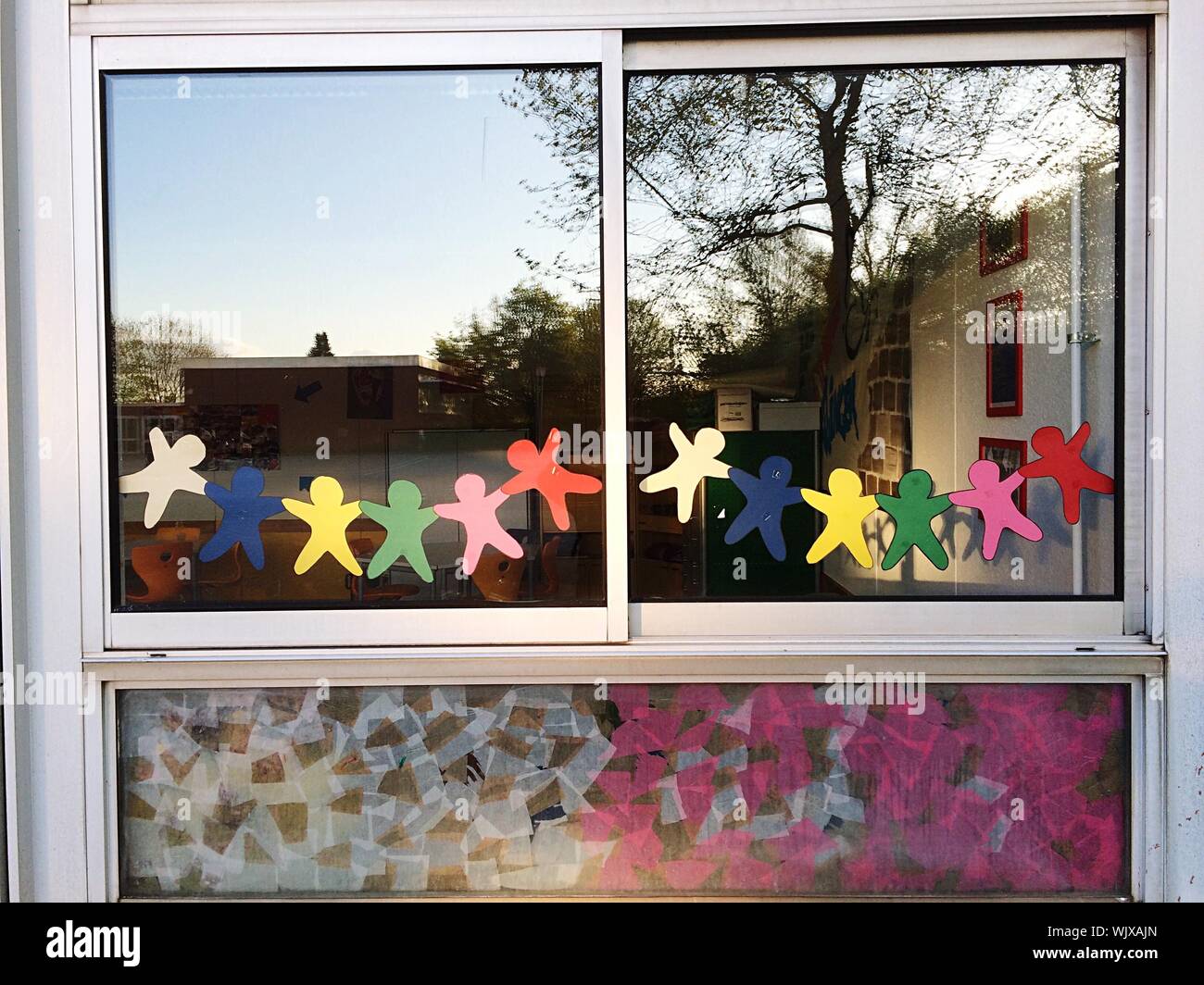 Paper Chain Tree High Resolution Stock Photography and Images - Alamy