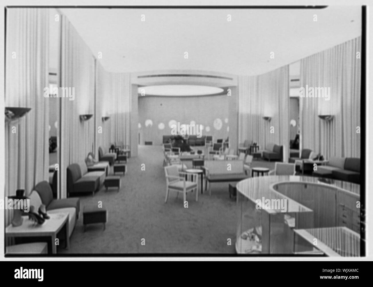 I. Miller shoe store, business at 5th Ave. and 54th St., New York City ...