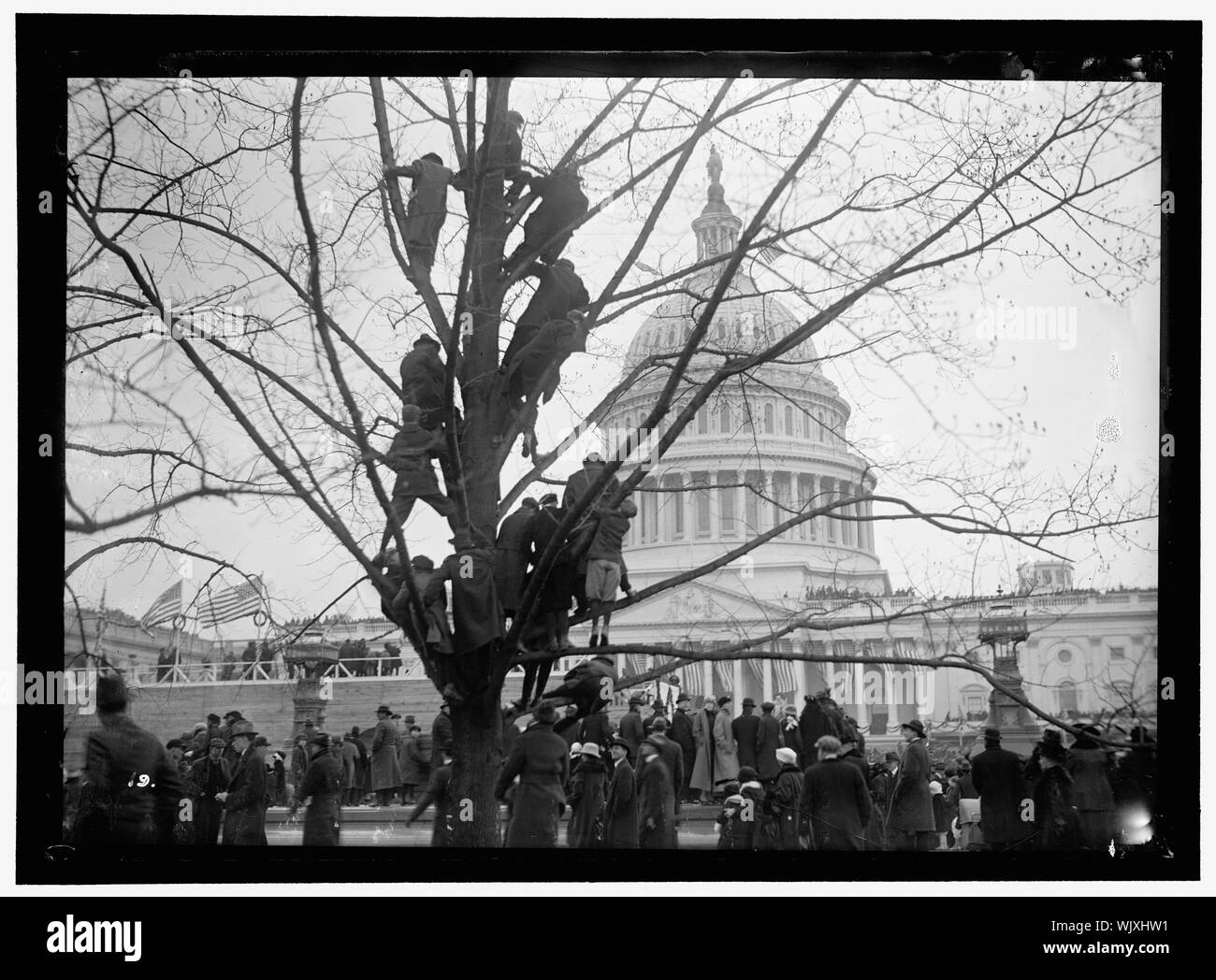 INAUGURAL CEREMONY. CROWDS COLLECTING Stock Photo - Alamy
