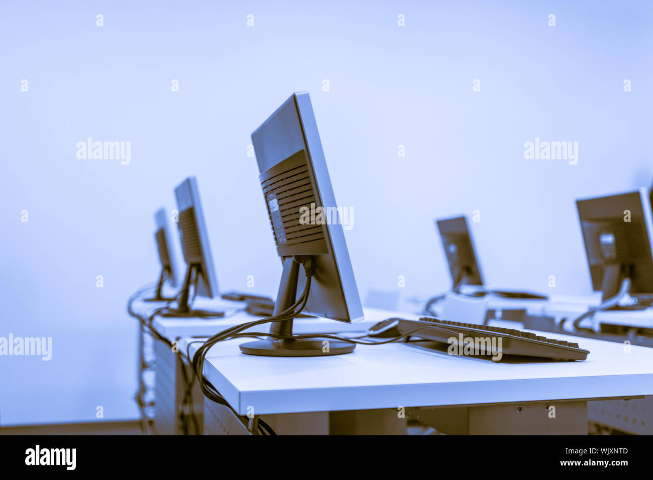 Computer tables hi-res stock photography and images - Alamy