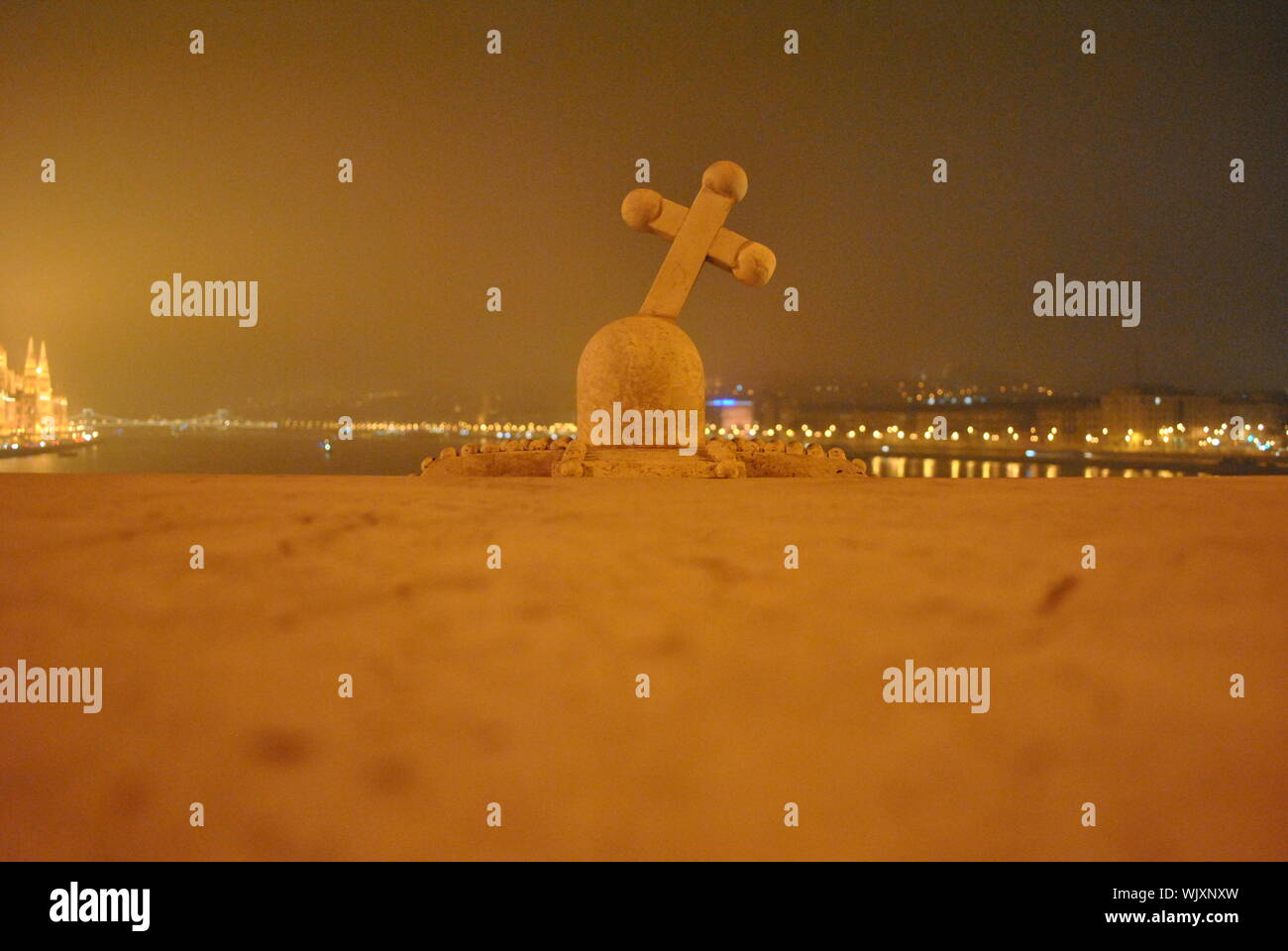 Level cross hi-res stock photography and images - Alamy