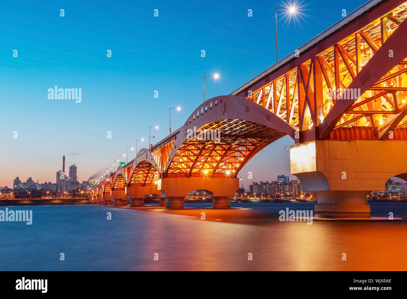 Bridge over river at night hi-res stock photography and images - Alamy