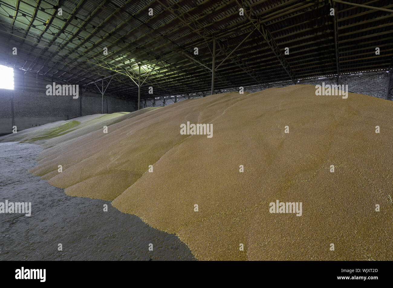 Wheat barn hi-res stock photography and images - Alamy