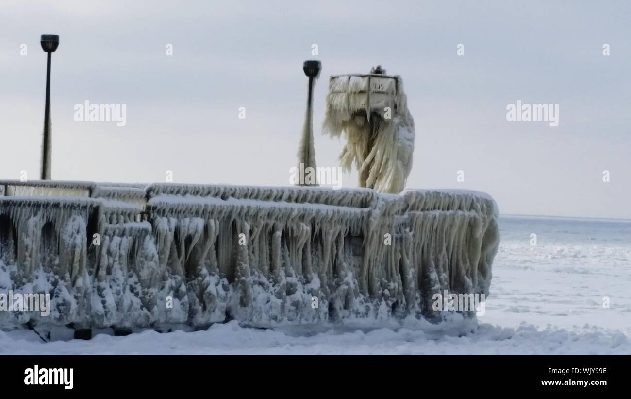 Ice pier hi-res stock photography and images - Alamy