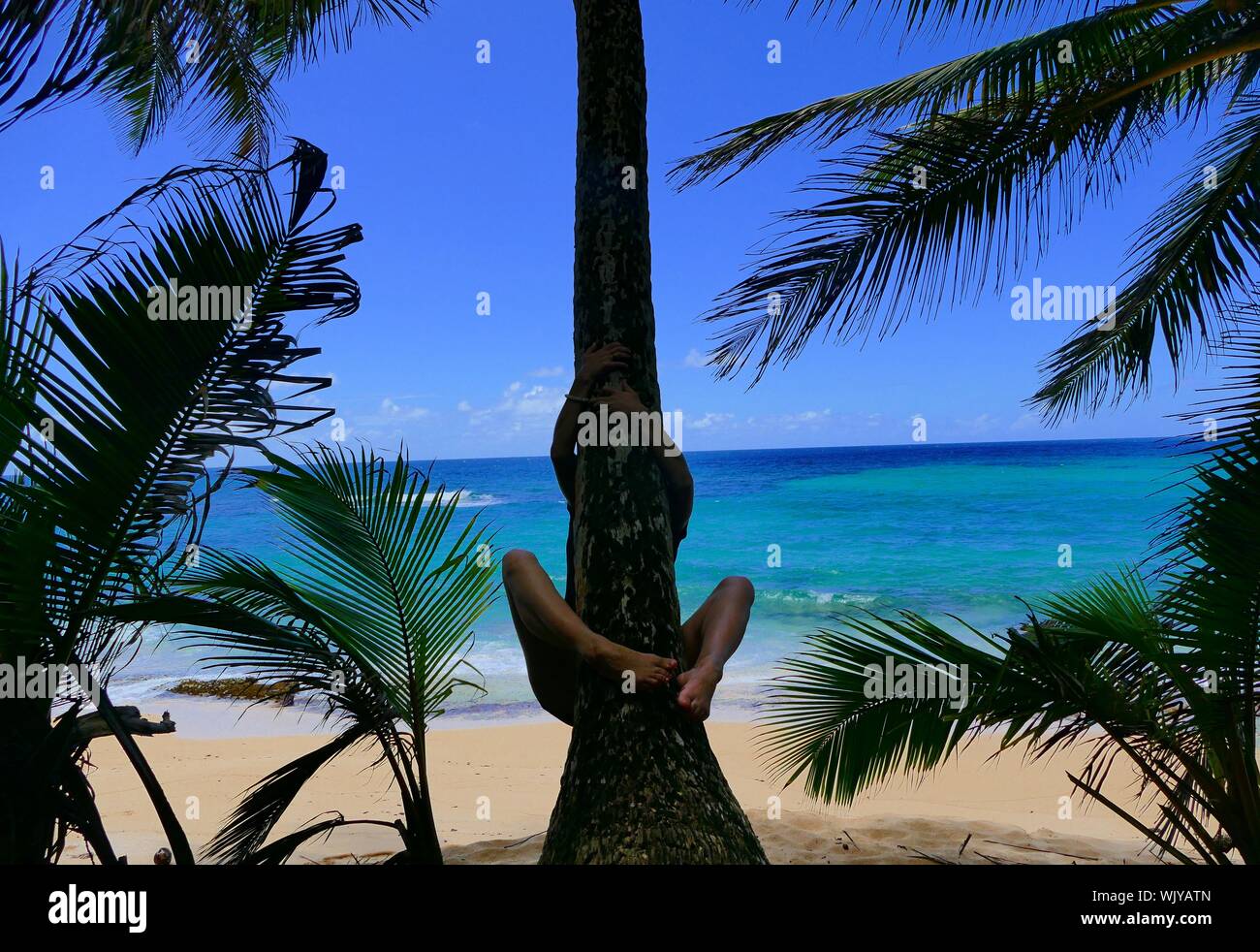 Sky hugging hi-res stock photography and images - Alamy