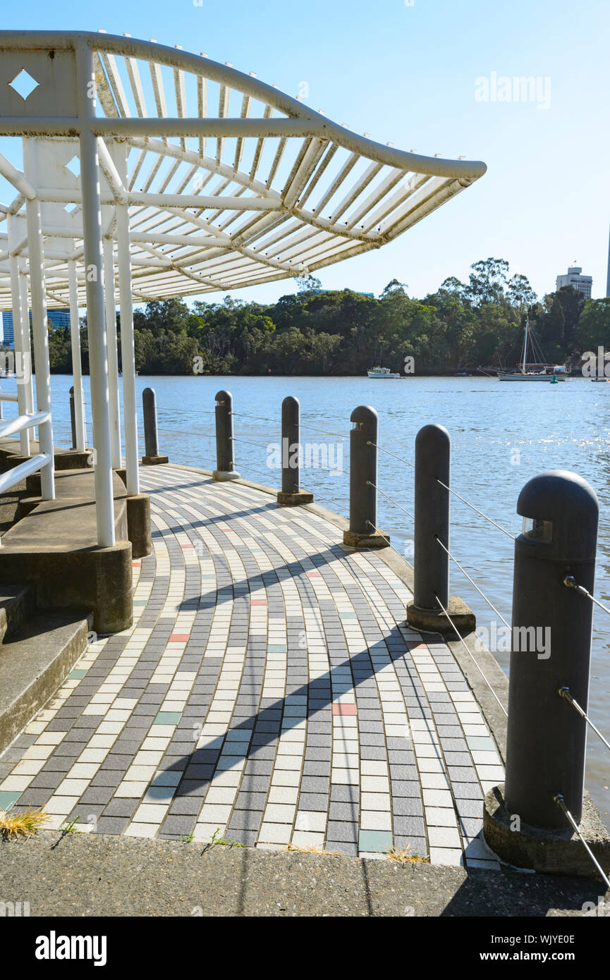 A pier along the Brisbane River at Kangaroo Point Cliffs, Brisbane ...