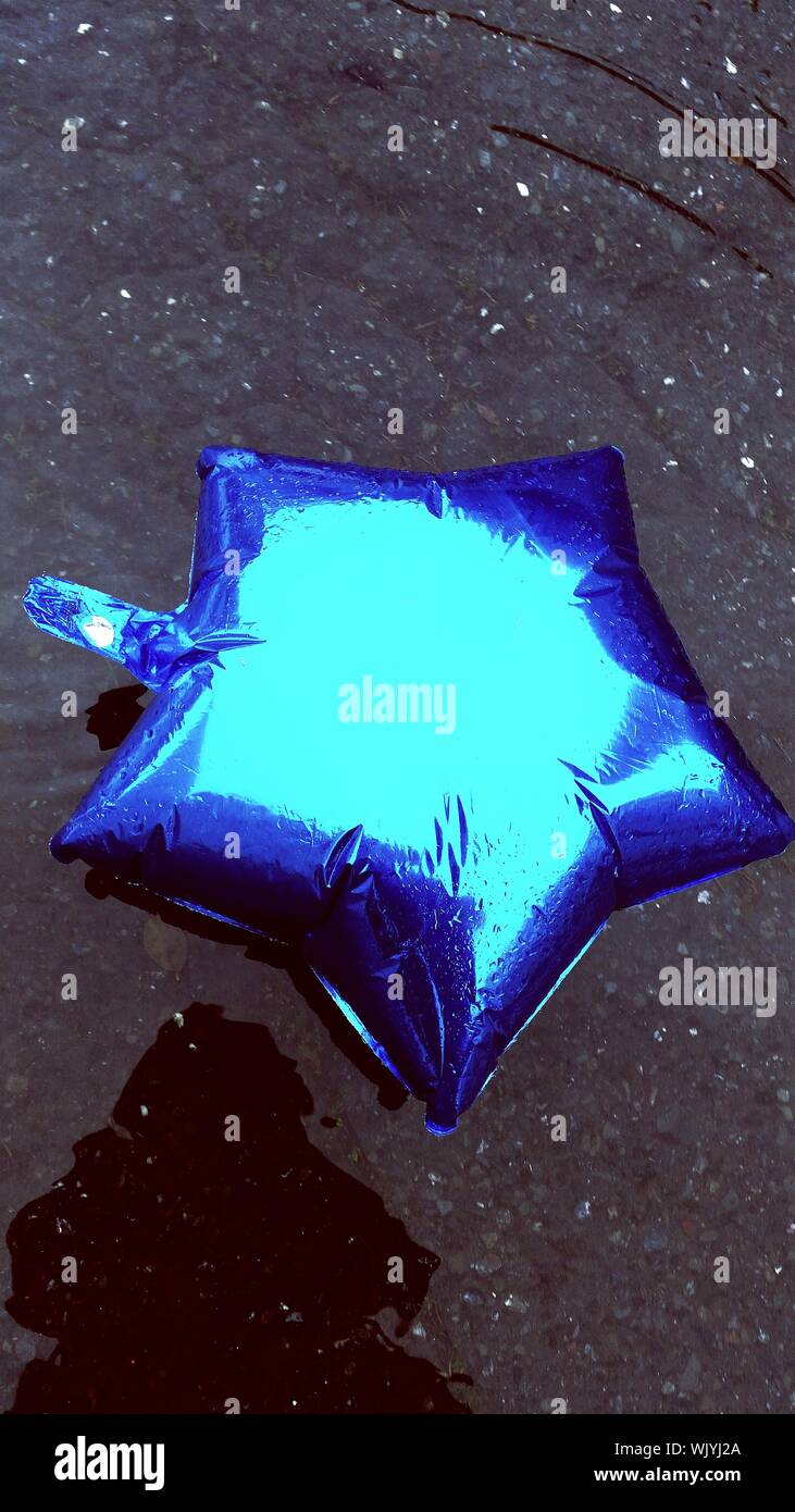 Wet balloon hi-res stock photography and images - Alamy
