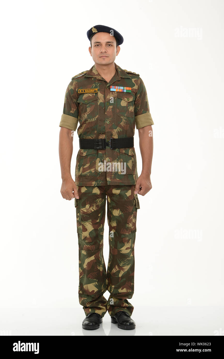 Army soldier saluting Stock Photo - Alamy