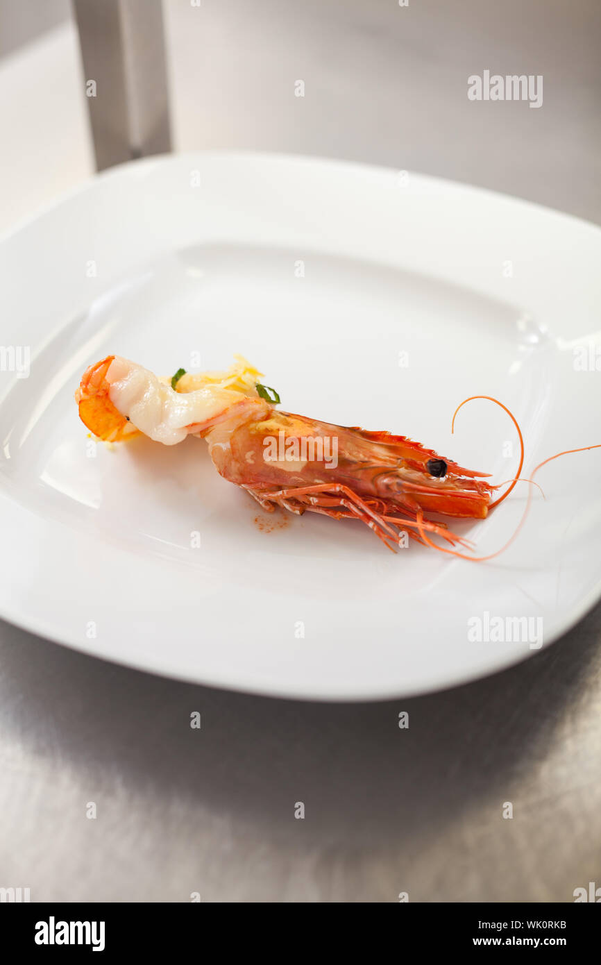 Plating up hi-res stock photography and images - Alamy