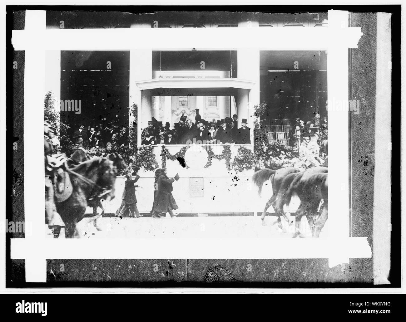 Stand in presidential reviewing hi-res stock photography and images - Alamy