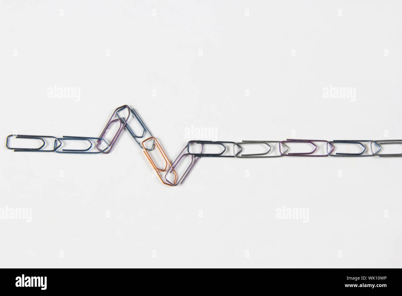 Chain made from paper clip Stock Photo - Alamy