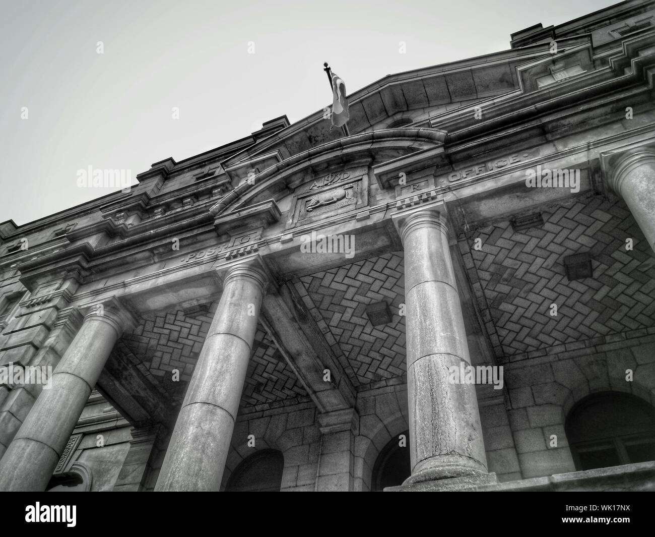 Columned exterior hi-res stock photography and images - Alamy