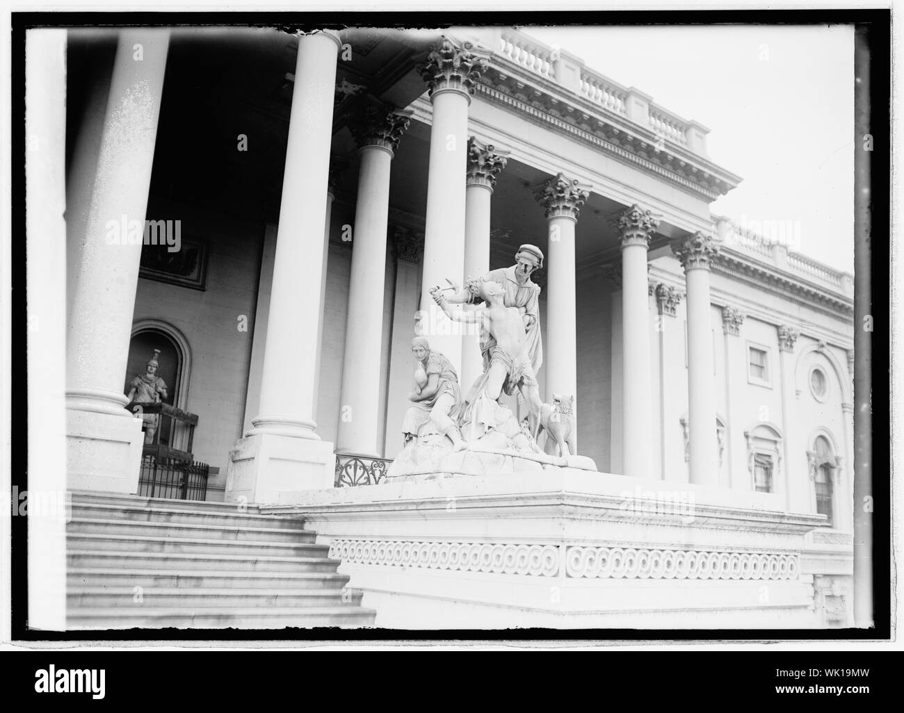 Native americans indian Black and White Stock Photos & Images - Alamy