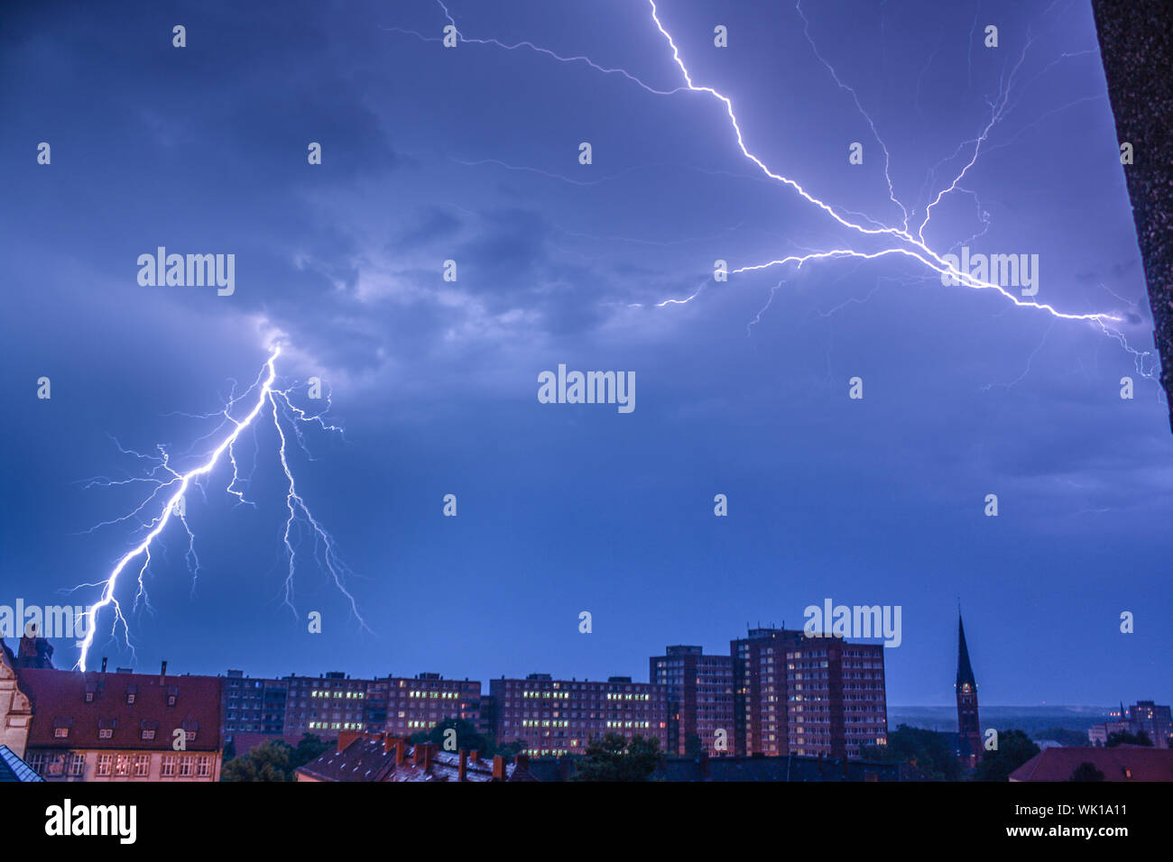 Lightning fork hi-res stock photography and images - Alamy
