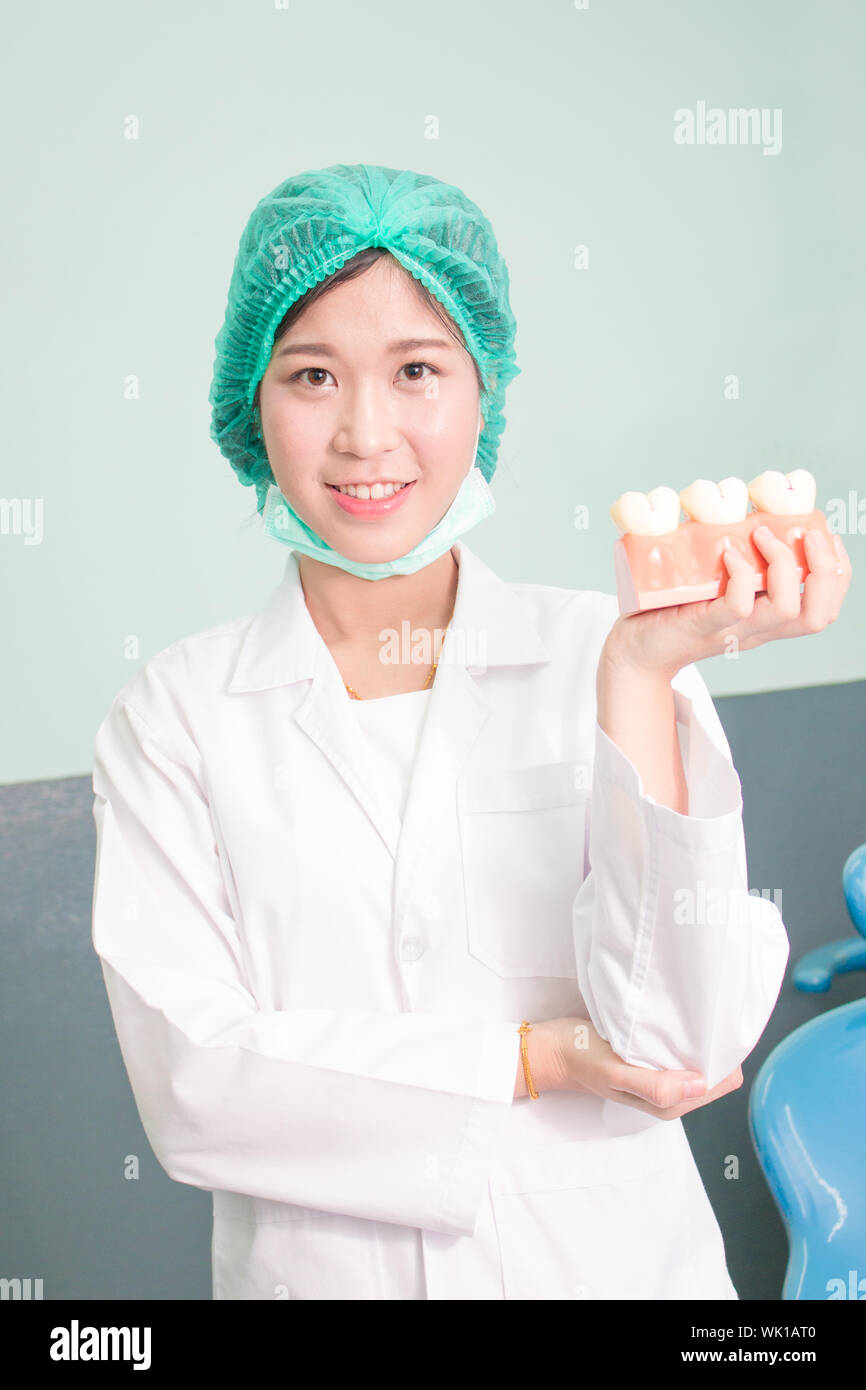 Dentures hi-res stock photography and images - Alamy