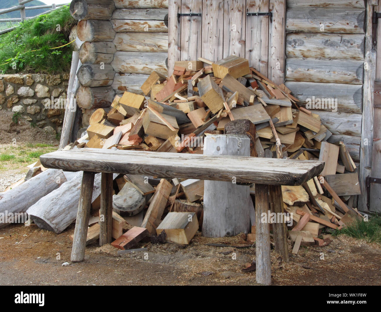 Log built structure hi-res stock photography and images - Alamy
