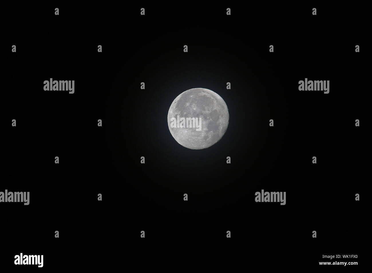 waning gibbous or decreasing moon 2 days after being full in the early ...