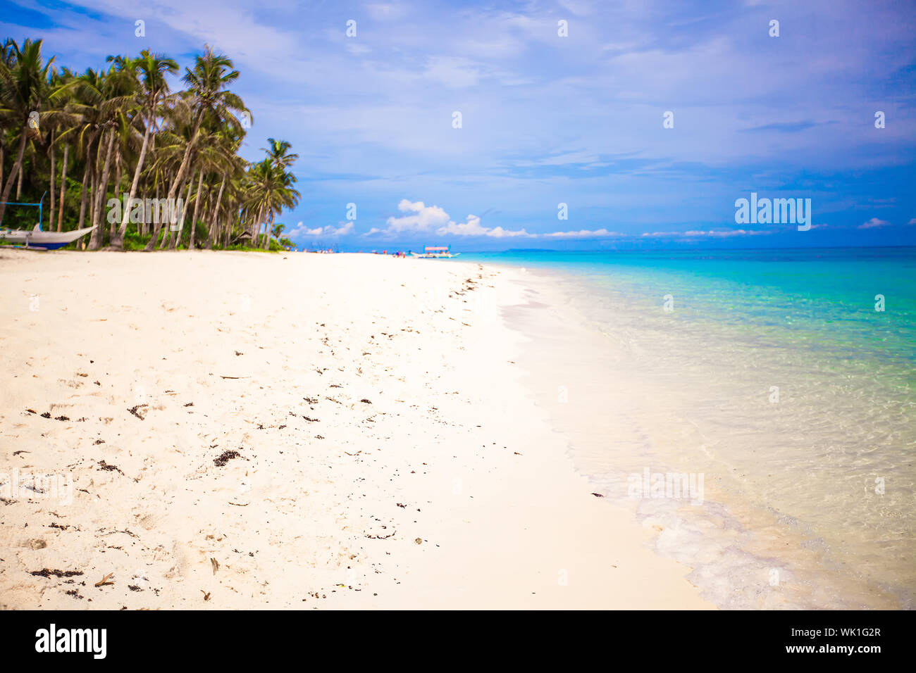 Perfect tropical beach with turquoise water and white sand beaches ...