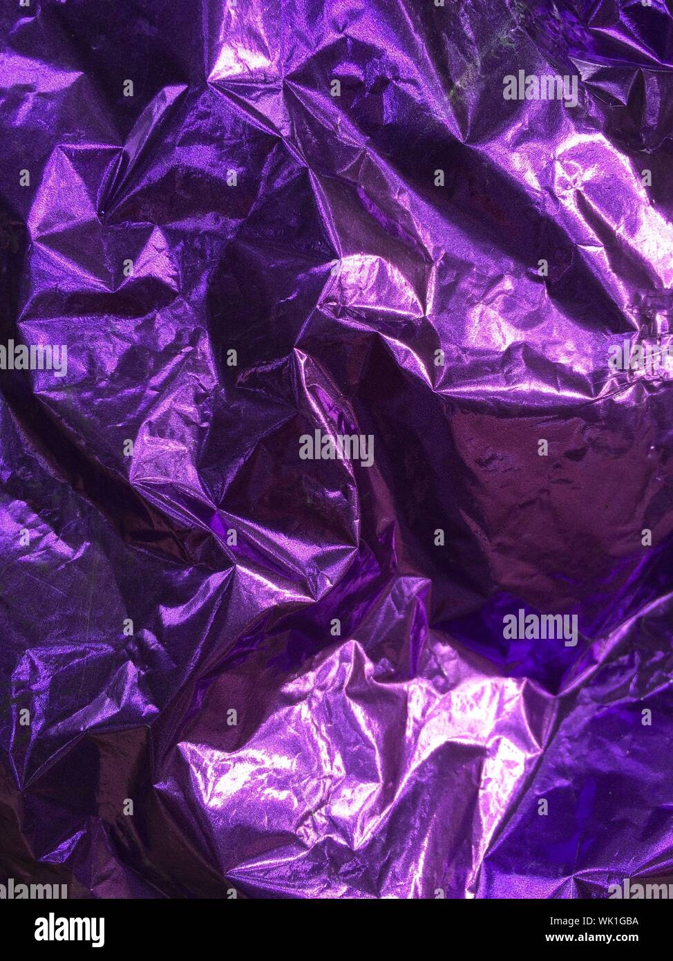 Purple crumpled paper hi-res stock photography and images - Alamy
