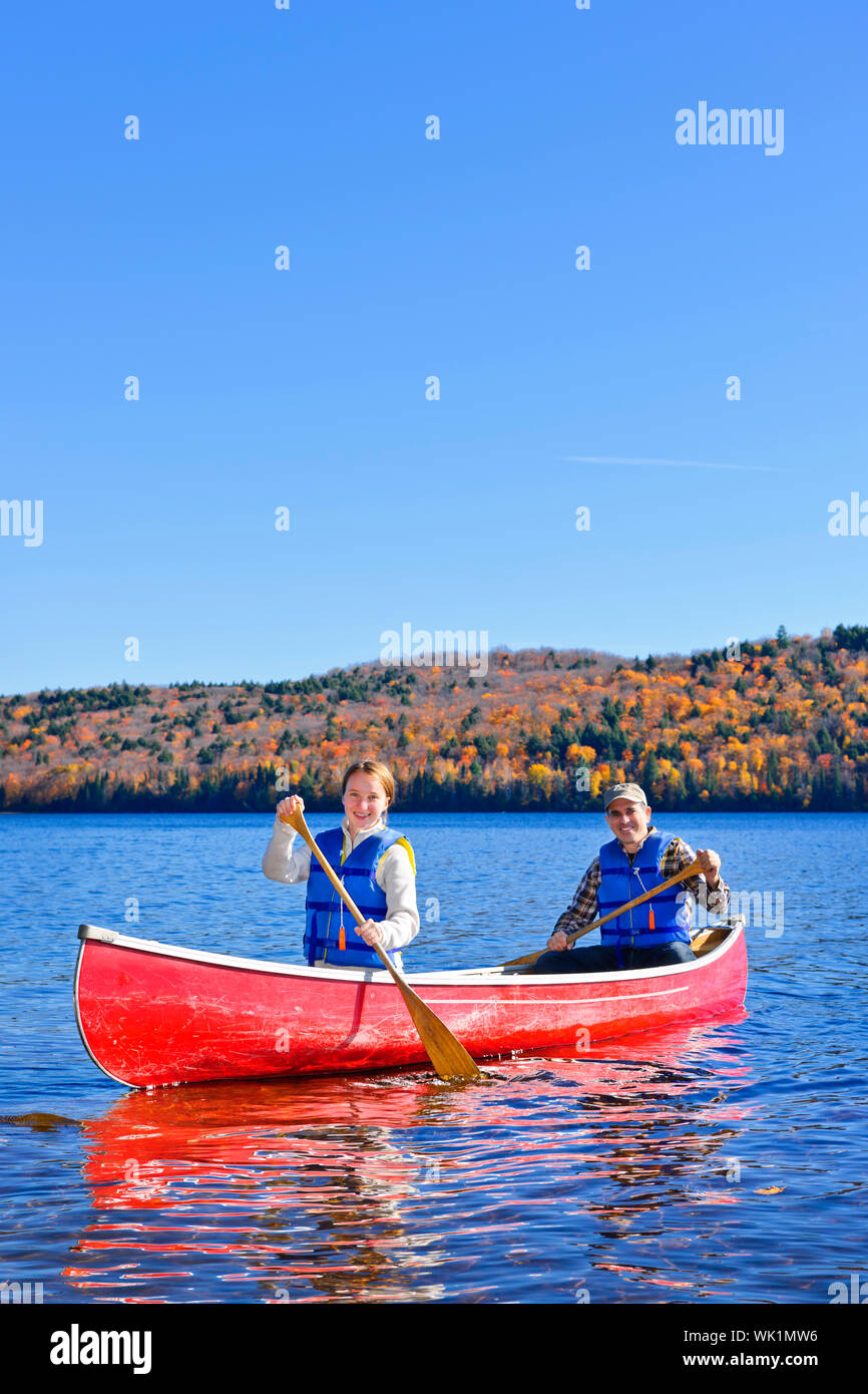 Canoe trip father daughter hi-res stock photography and images - Alamy