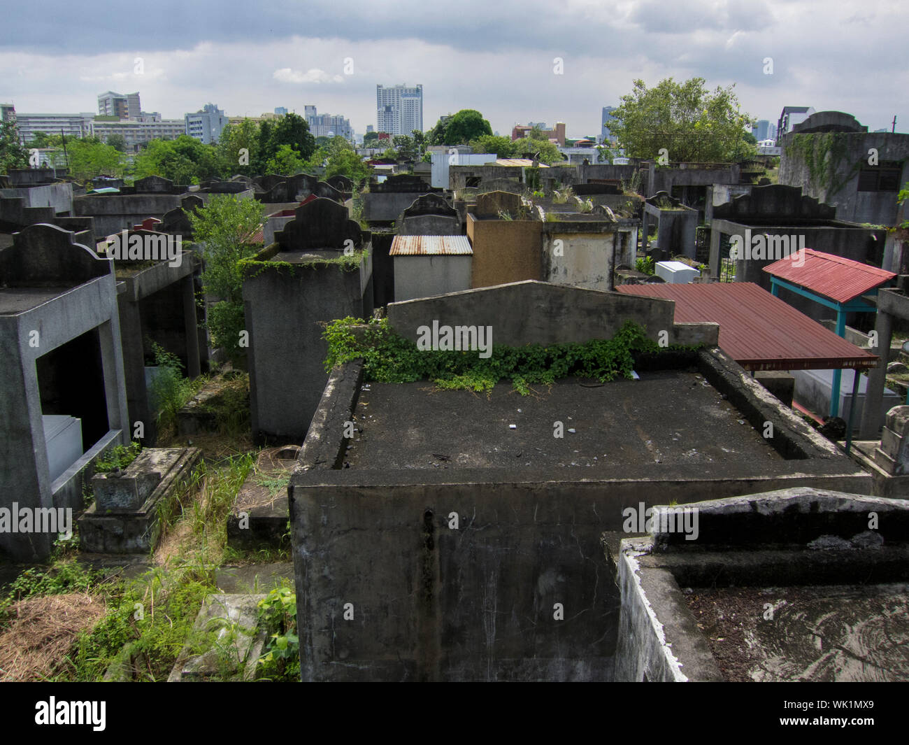 Manila chinese cemetery philippines hi-res stock photography and images ...