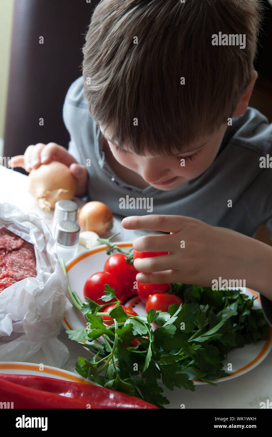 Child ingredients hi-res stock photography and images - Alamy