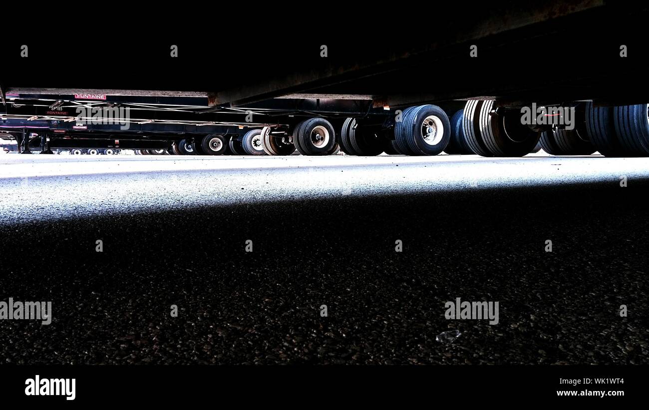 Car no wheels hi-res stock photography and images - Alamy