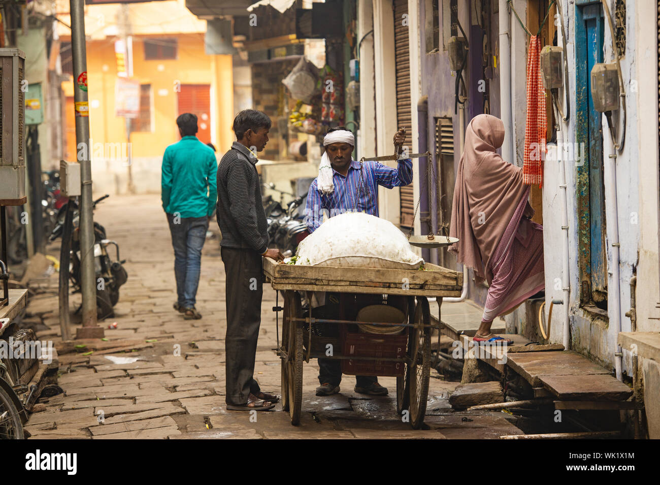 Poor seller in streets hi-res stock photography and images - Alamy