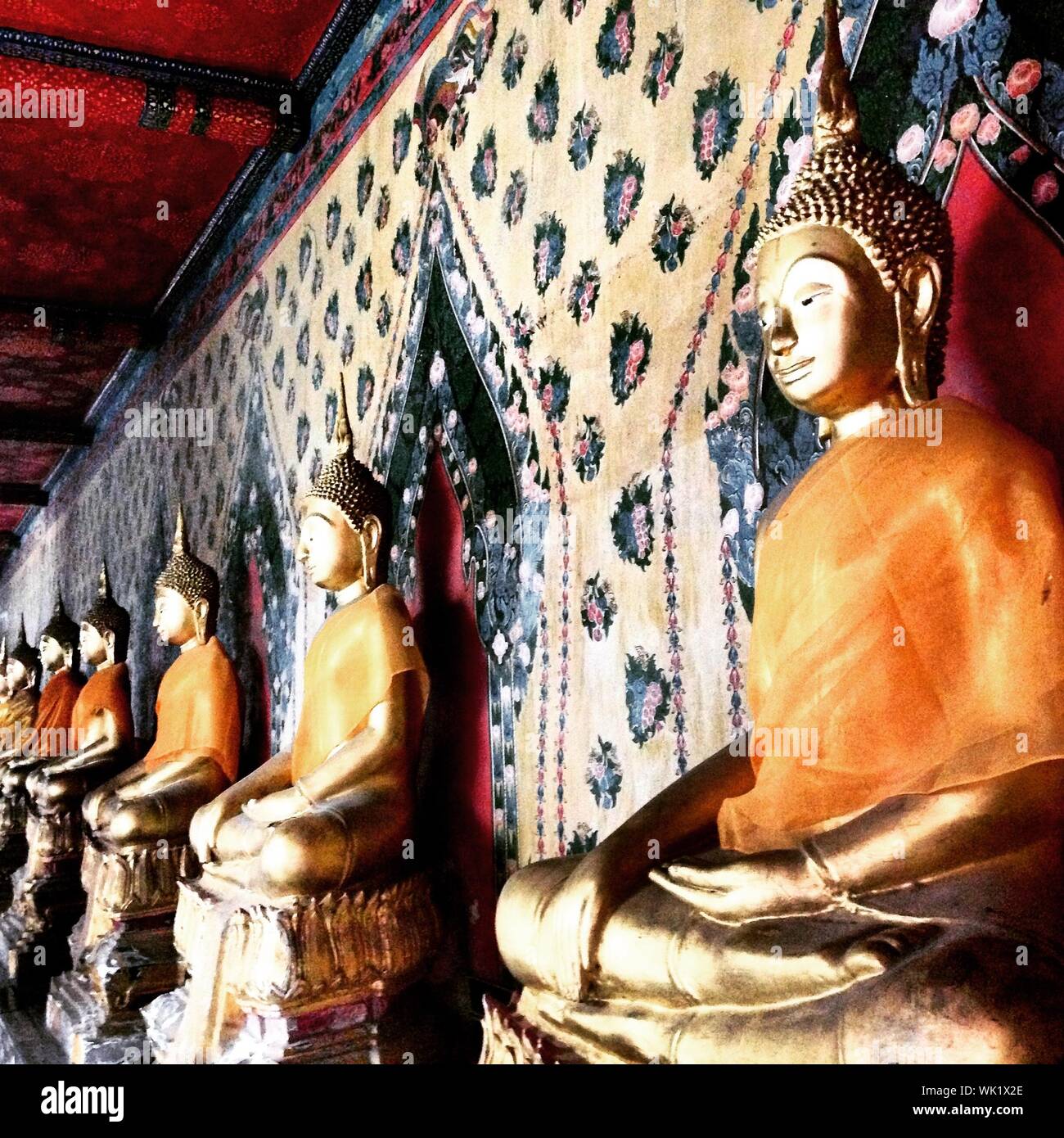 Display of buddha statues hi-res stock photography and images - Alamy