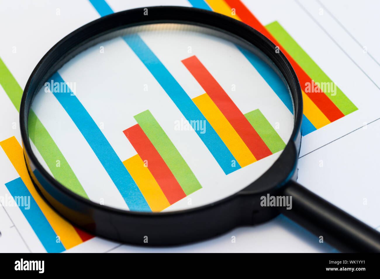 Magnifying glass diagram hi-res stock photography and images - Alamy