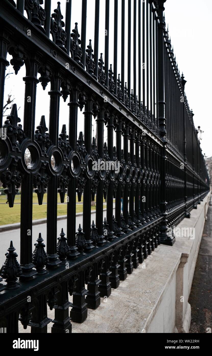 Metal ornate pattern hi-res stock photography and images - Alamy