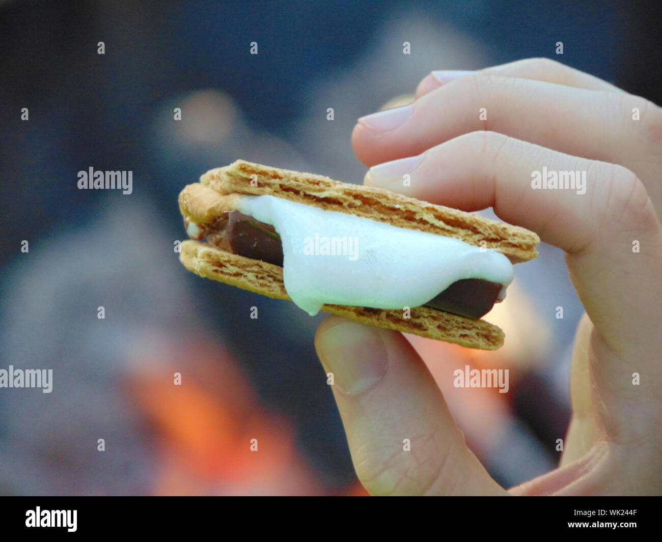 Smore hi-res stock photography and images - Alamy