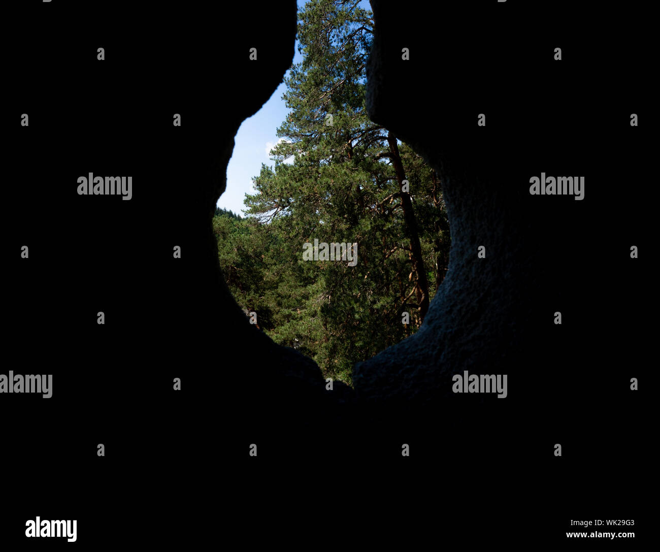 Arrow slit window hi-res stock photography and images - Alamy