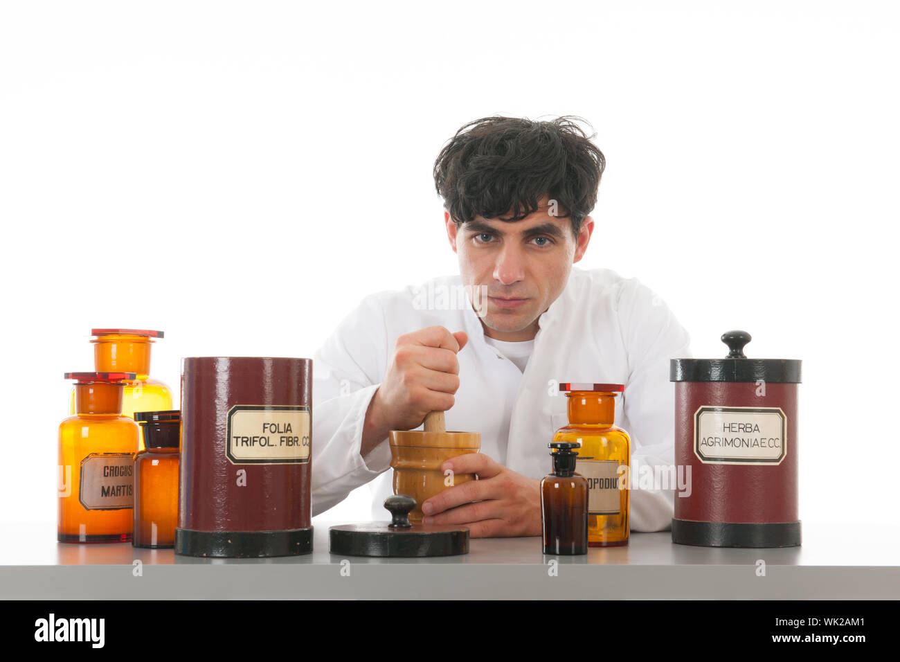 Pharmacist arab hi-res stock photography and images - Alamy