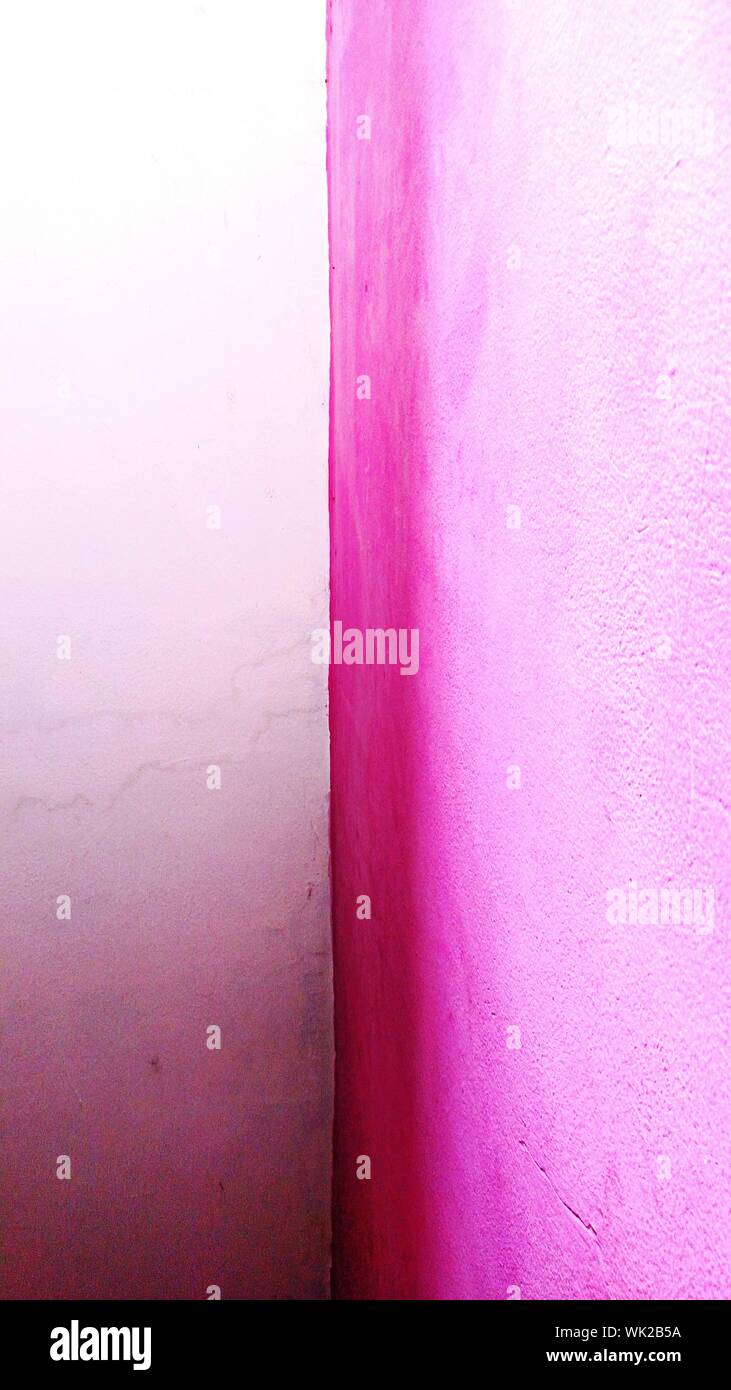 Corner wall hi-res stock photography and images - Alamy