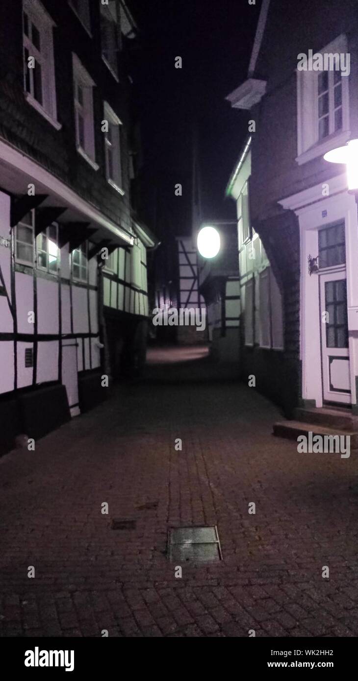 Empty night street hi-res stock photography and images - Alamy