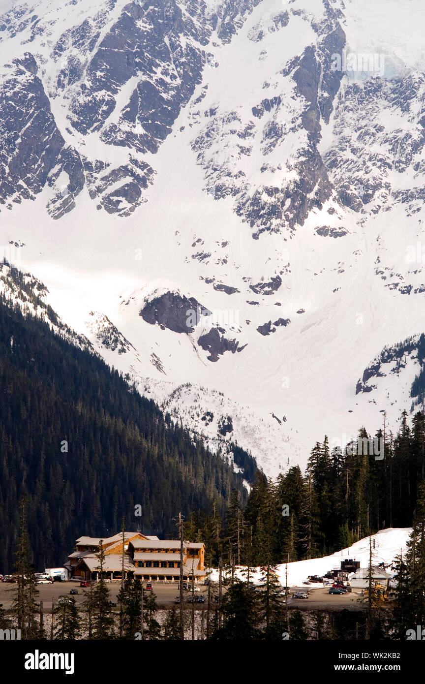 A Ski Resort half way up the mountain Stock Photo - Alamy