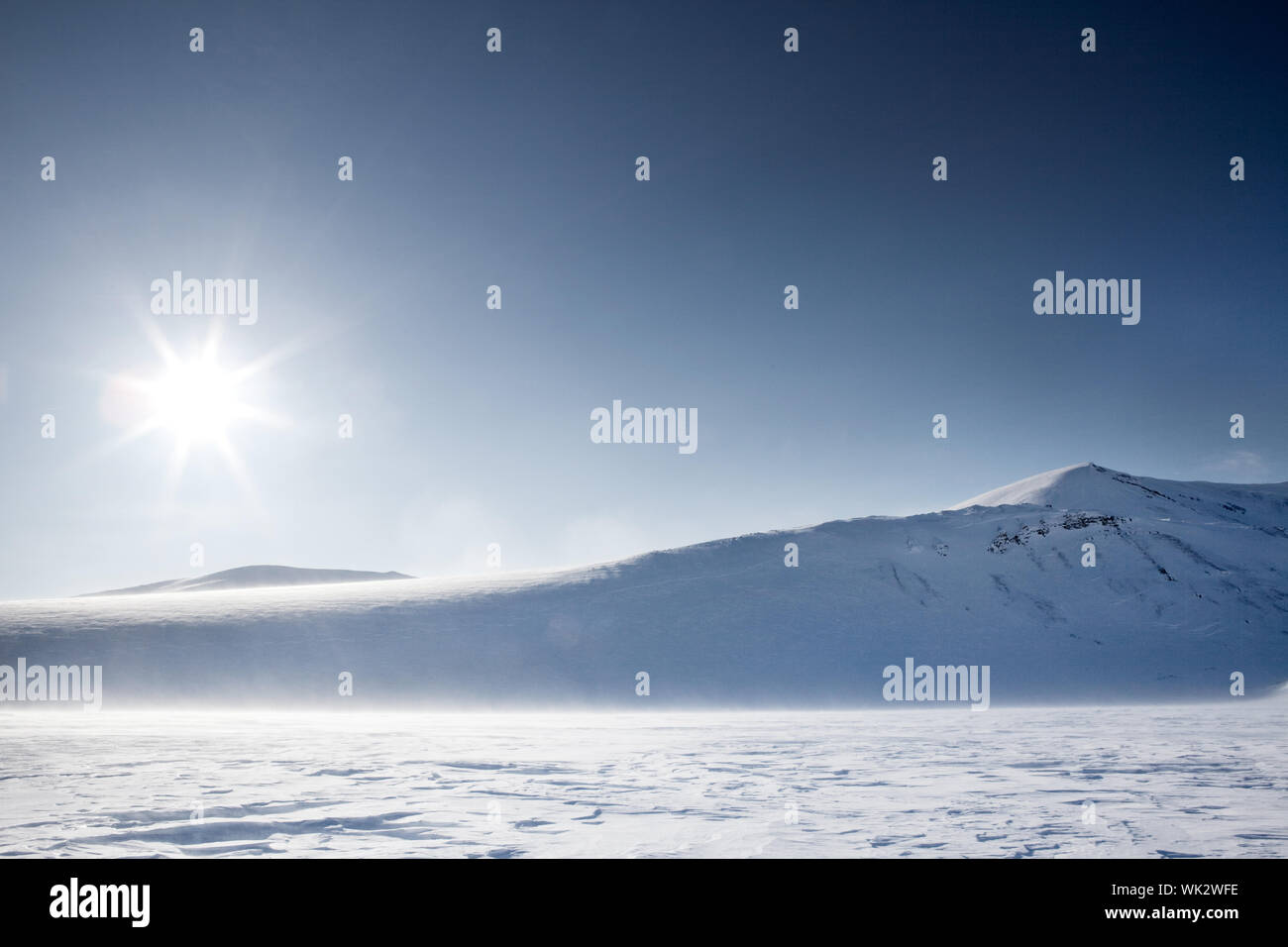 Arctic landscape snow barren hi-res stock photography and images - Alamy