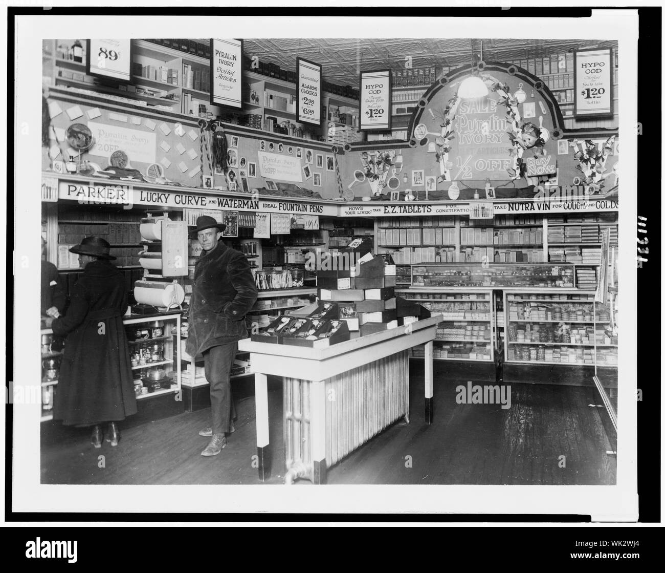 Drug store pharmacy Black and White Stock Photos & Images - Alamy
