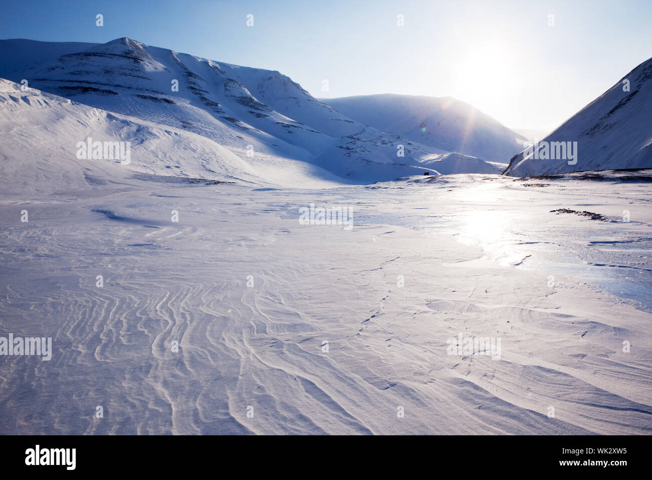 Arctic landscape snow barren hi-res stock photography and images - Alamy