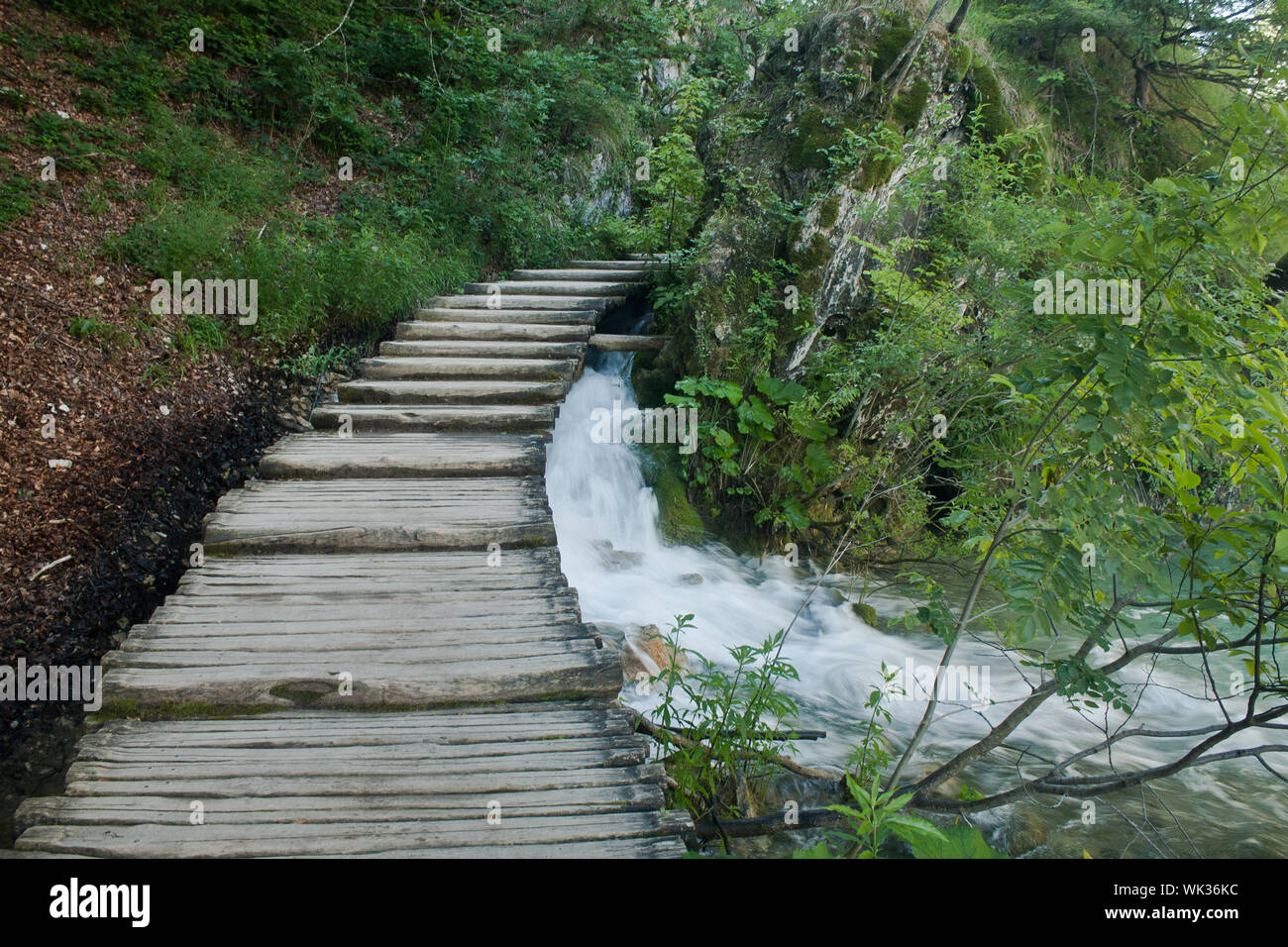 Footbridge over stream architecture hi-res stock photography and images ...