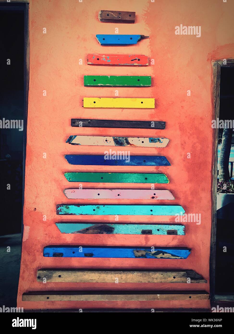 Wall chips hi-res stock photography and images - Alamy