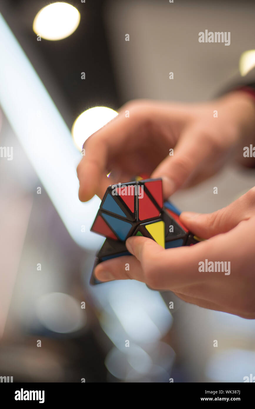 man collects the cube rubik. Intellectual puzzle Stock Photo - Alamy man collects the cube rubik. Intellectual puzzle Stock Photo - Alamy