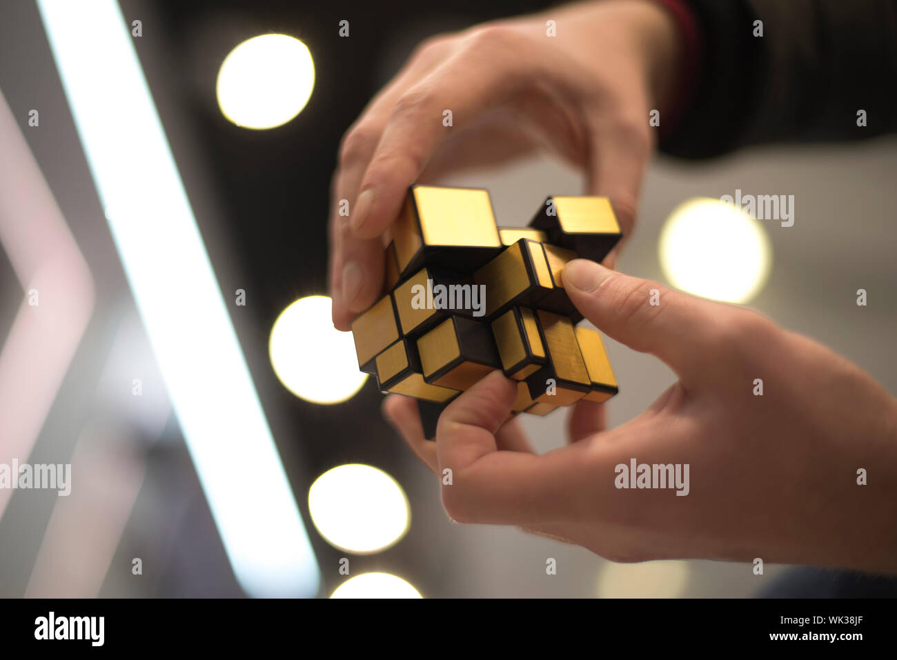 man collects the cube rubik. Intellectual puzzle Stock Photo - Alamy man collects the cube rubik. Intellectual puzzle Stock Photo - Alamy