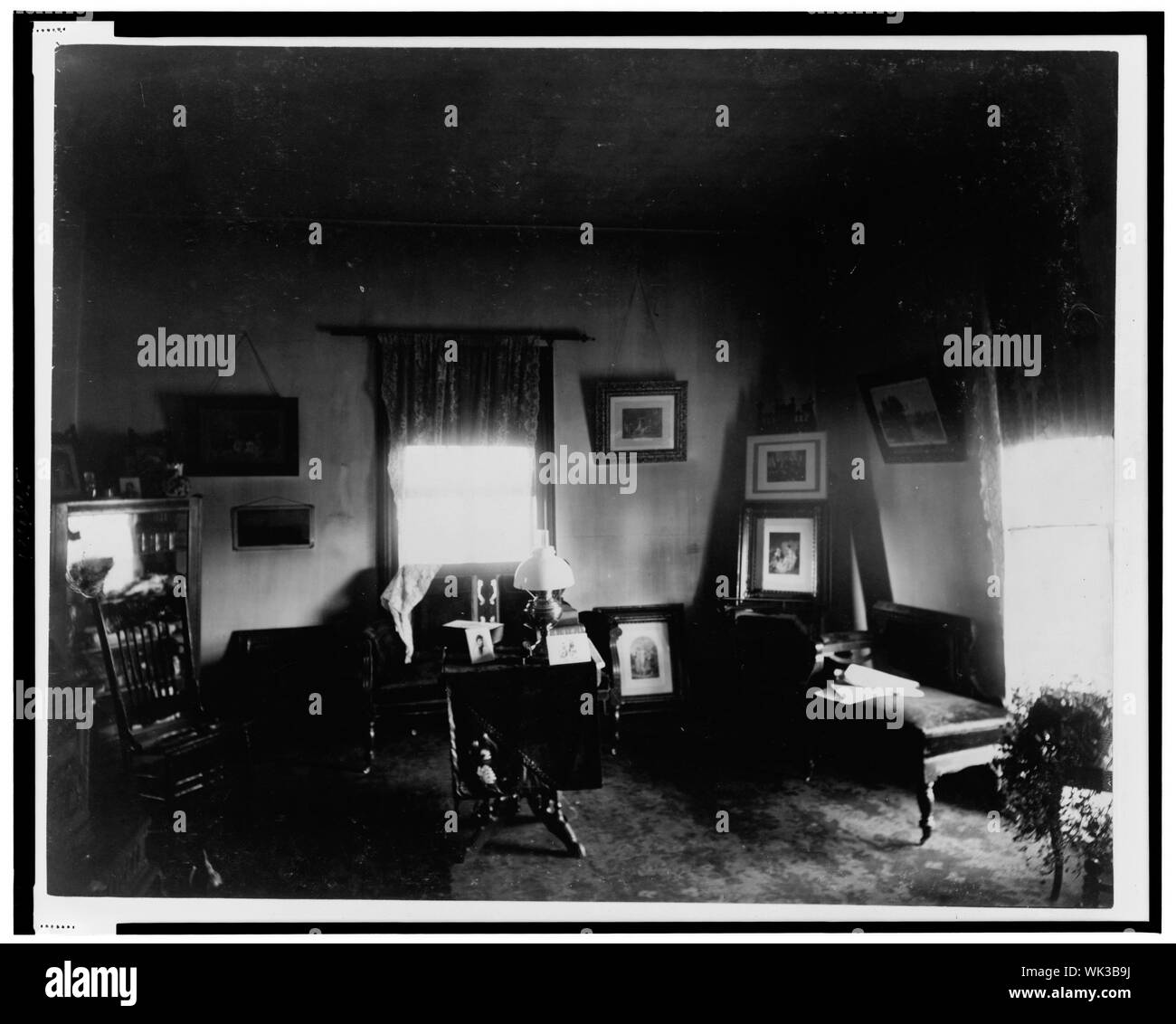 Pictures wall home Black and White Stock Photos & Images - Alamy