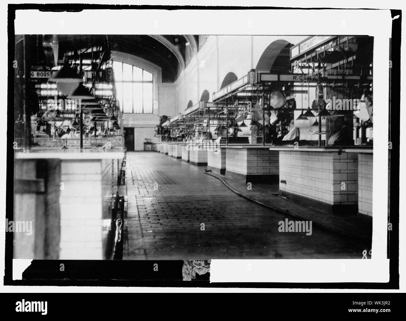 Modern architecture interior commercial Black and White Stock Photos ...