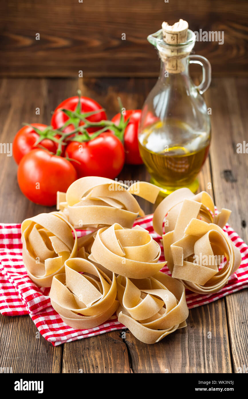Wet pasta noodles hi-res stock photography and images - Alamy