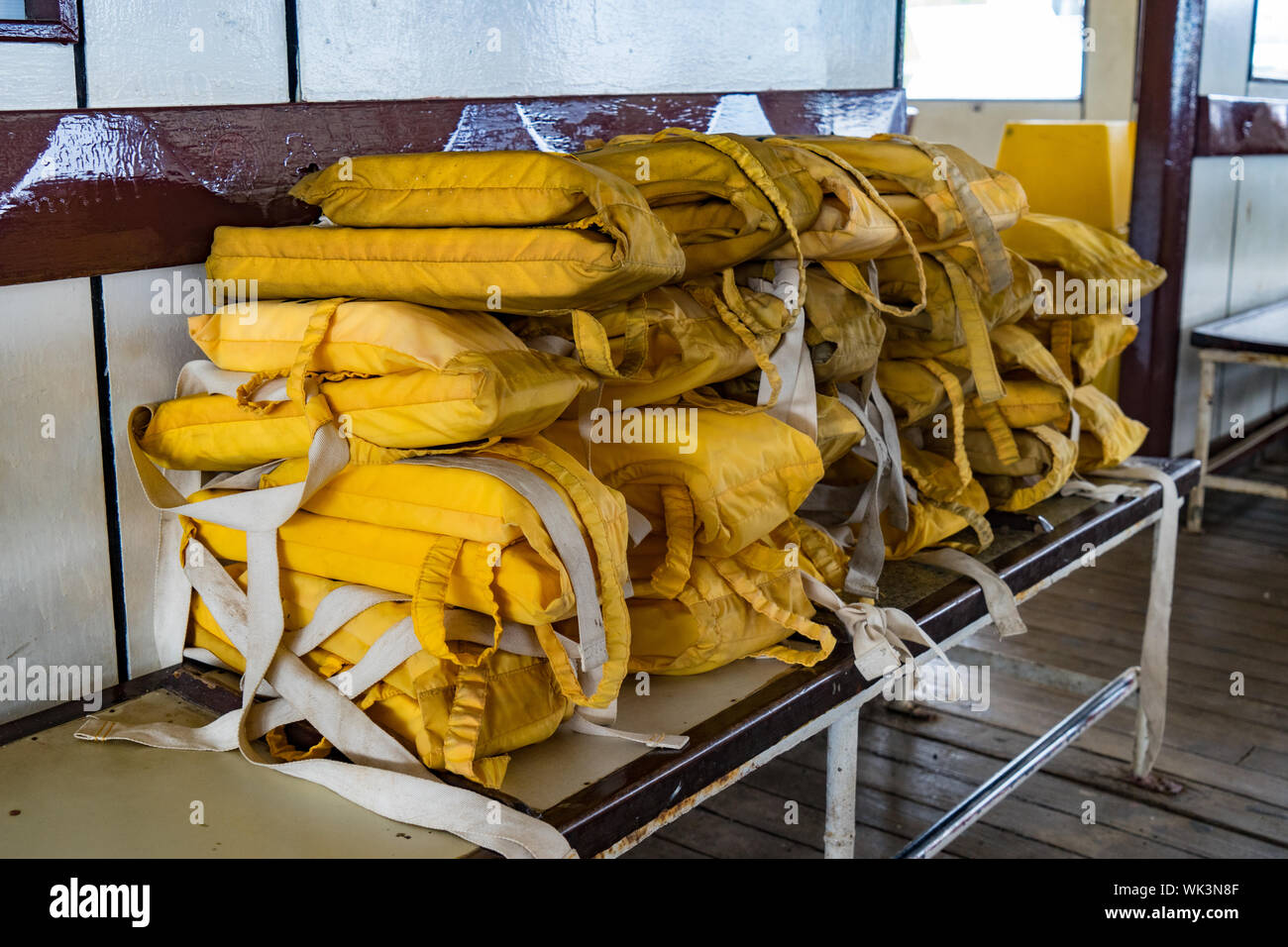 Yellow jackets hi-res stock photography and images - Alamy
