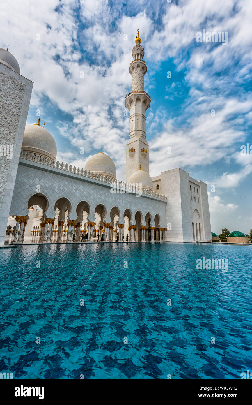 Arabic masjid white marbel hi-res stock photography and images - Alamy